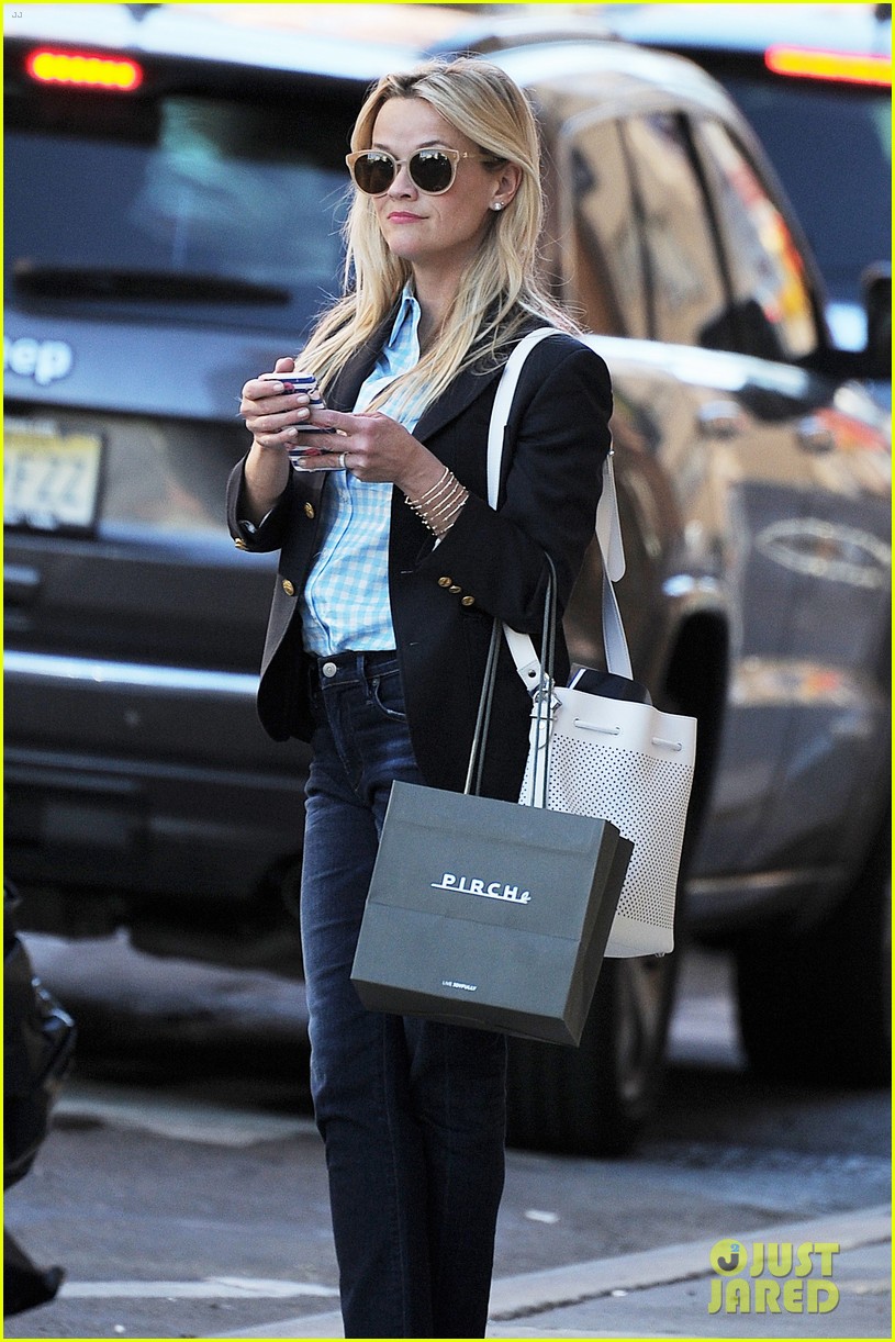 Reese Witherspoon Models Her Fashion Line While in NYC: Photo 3683644 ...