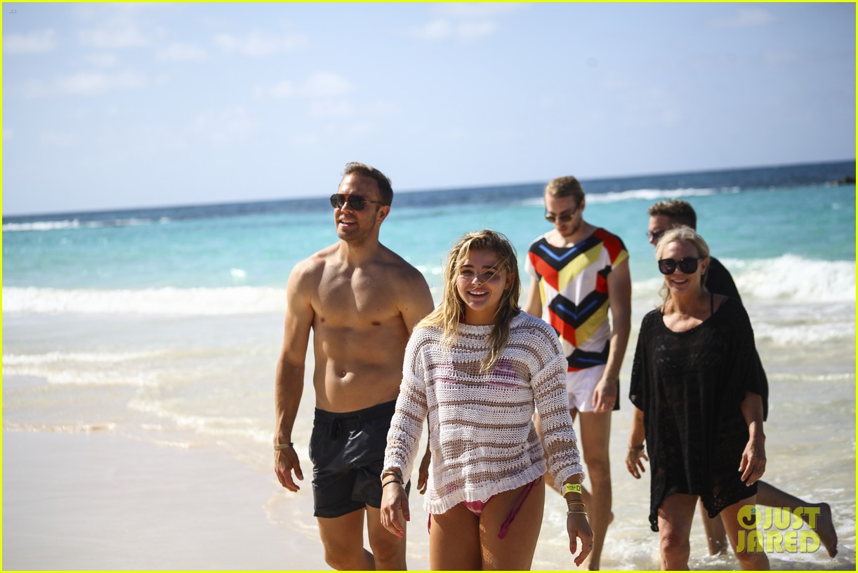 Chloe Moretz & Brothers Celebrate Mom Teri's Birthday in Dominican ...