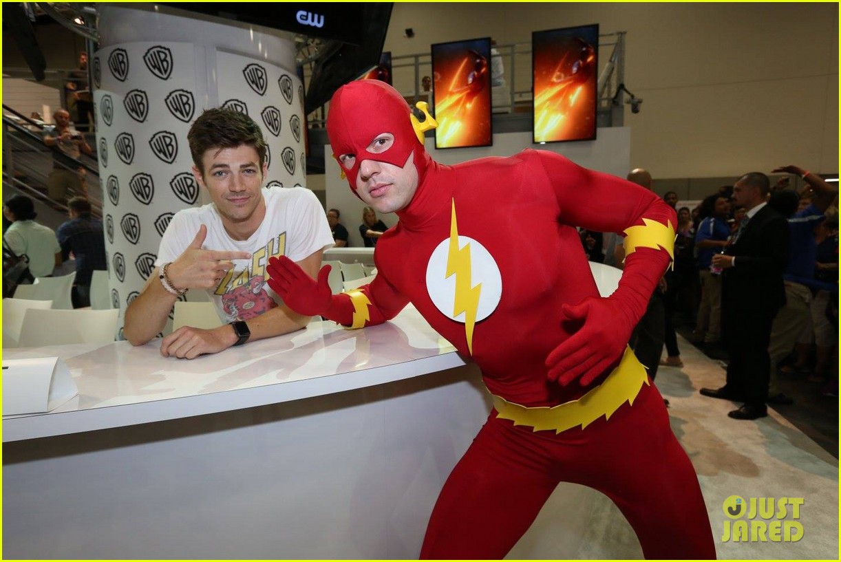 Grant Gustin Reveals 'The Flash' Season 3 Trailer at Comic-Con: Photo ...