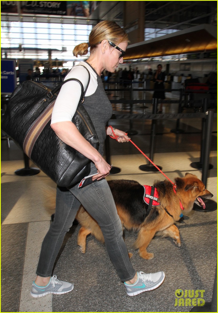 Chelsea Handler & Her Dog Head to Europe!: Photo 3697635 | Chelsea ...