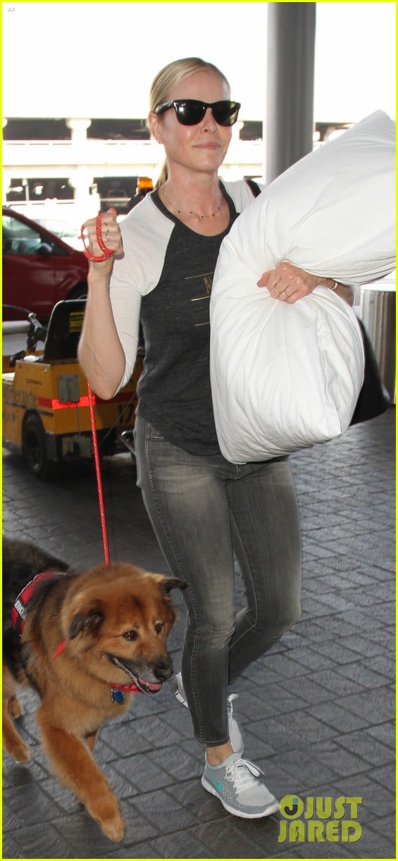 Chelsea Handler & Her Dog Head to Europe!: Photo 3697639 | Chelsea ...