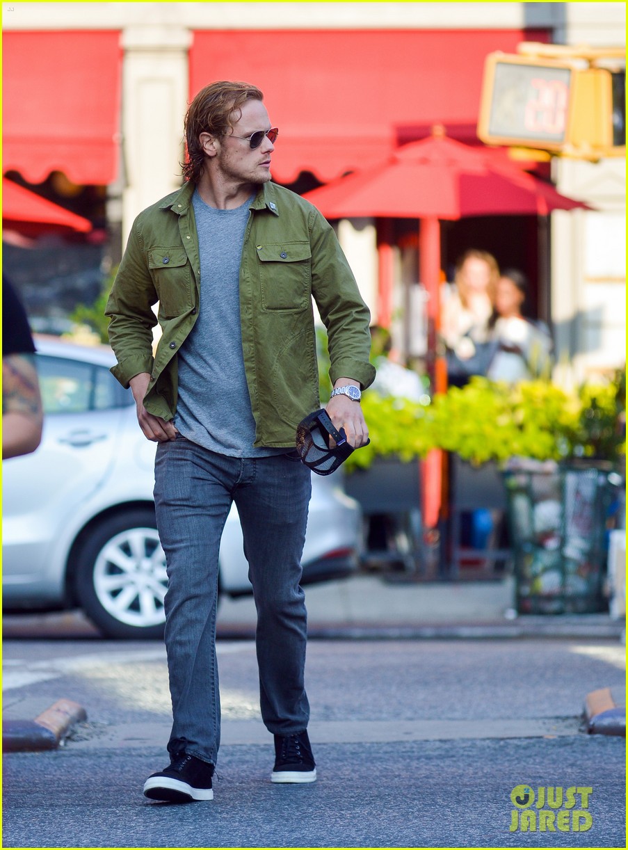 Sam Heughan Shows Off His Arm Muscles After the Gym!: Photo 3712757 ...