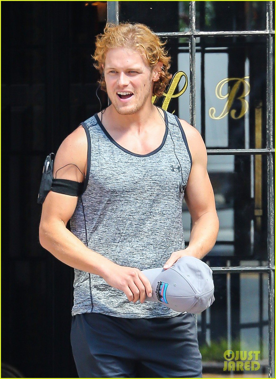 Sam Heughan Shows Off His Arm Muscles After the Gym!: Photo 3712765 ...