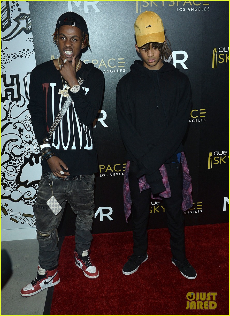 Kendall Jenner Rides Downtown LA's Glass Slide in the Sky!: Photo ...