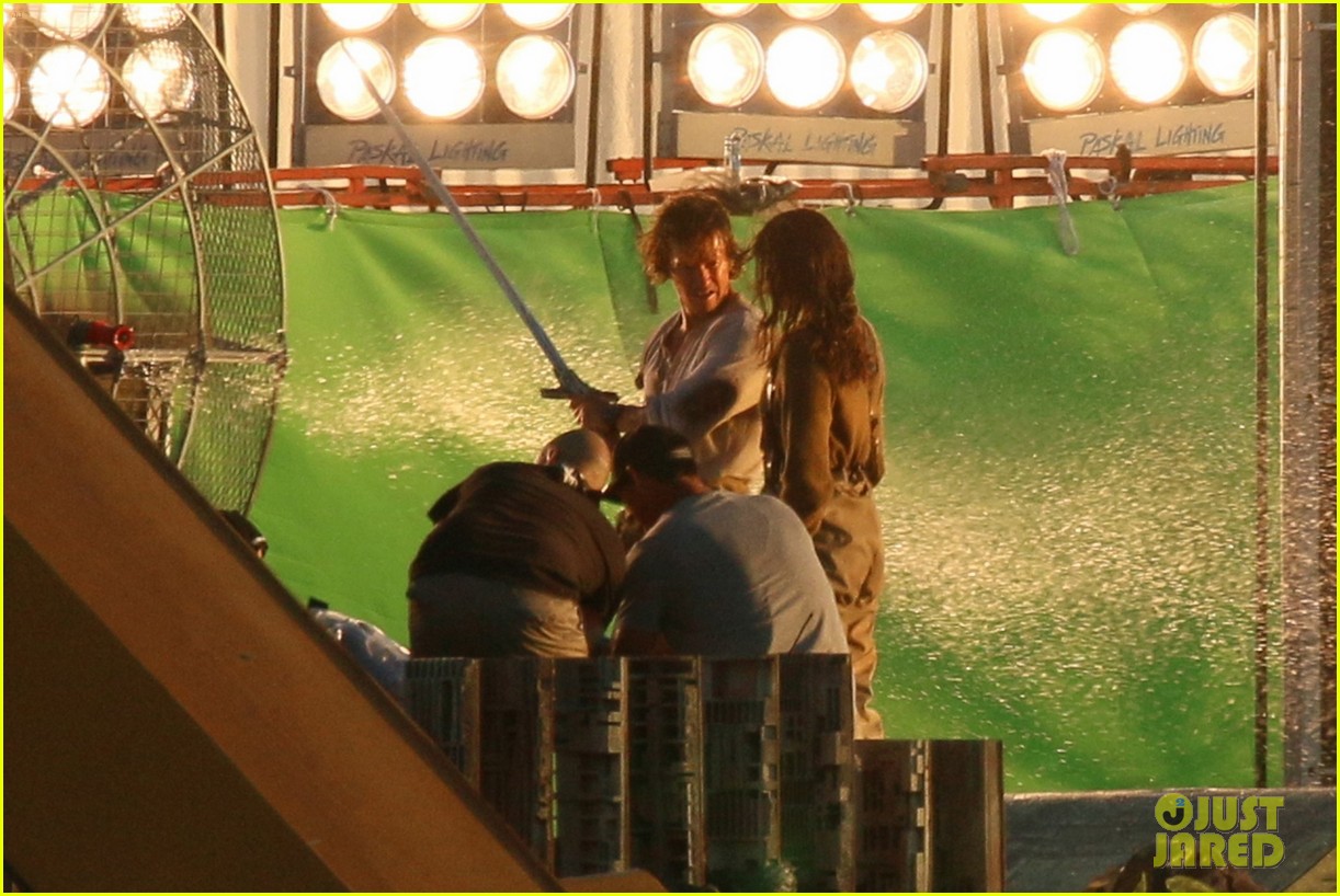 Mark Wahlberg Films Action Scenes for 'Transformers: The Last Knight ...