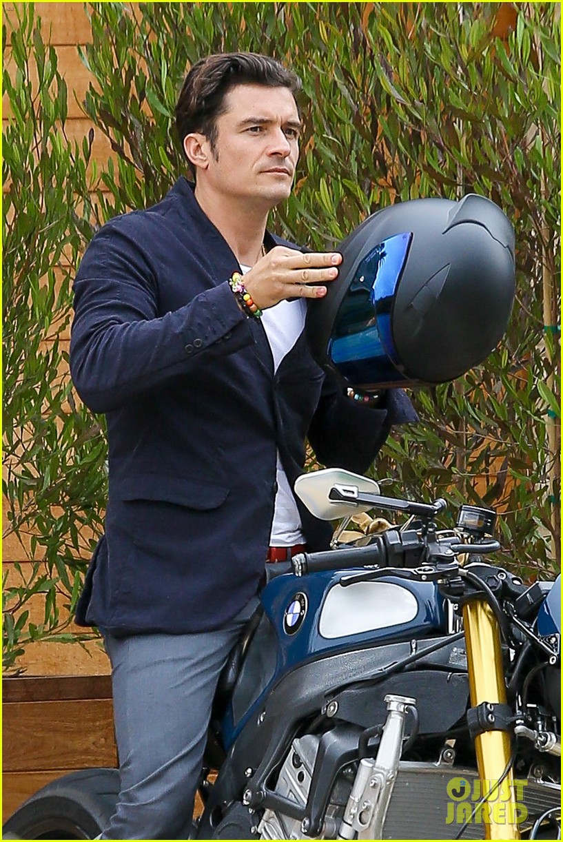 Orlando Bloom Takes His Motorcycle to Malibu: Photo 3696963 | Orlando ...