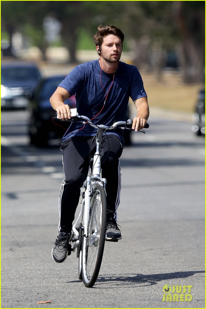 Patrick Schwarzenegger Hikes In Idado Before Biking Around Malibu ...