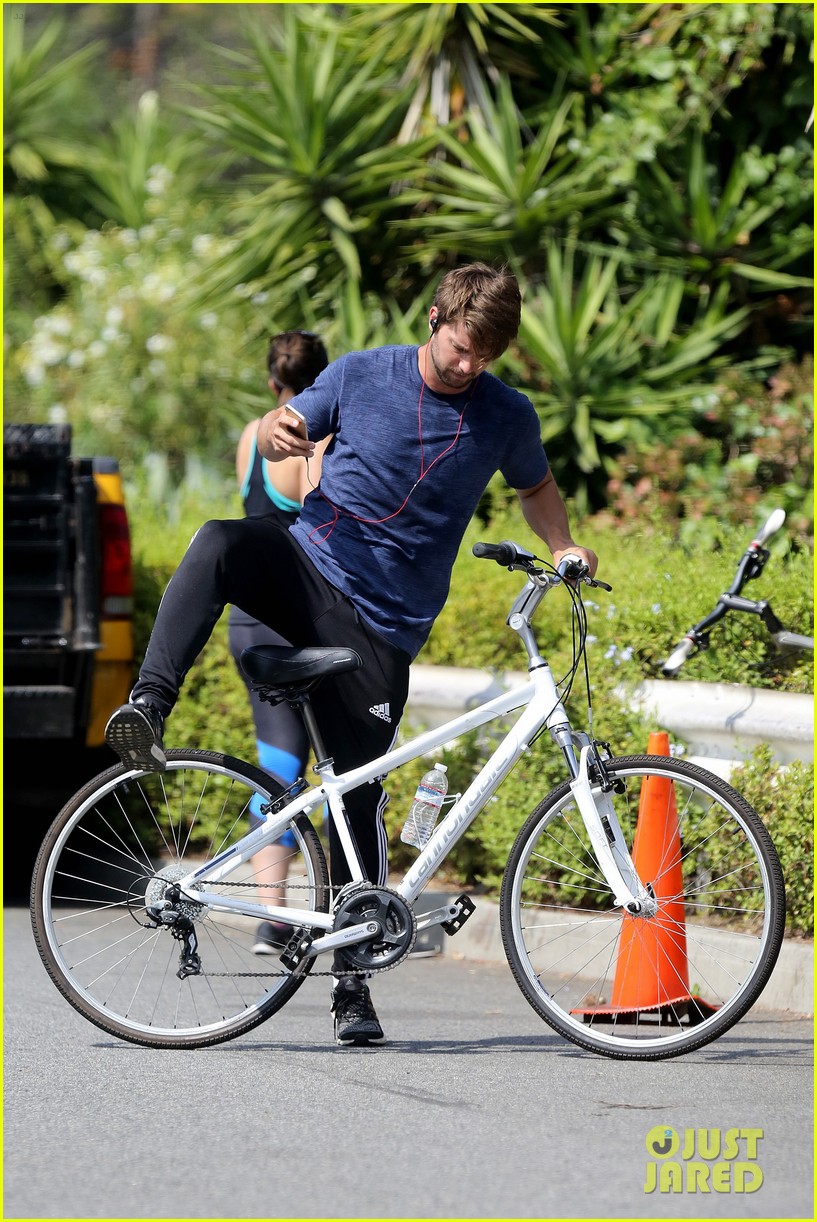 Patrick Schwarzenegger Hikes In Idado Before Biking Around Malibu ...