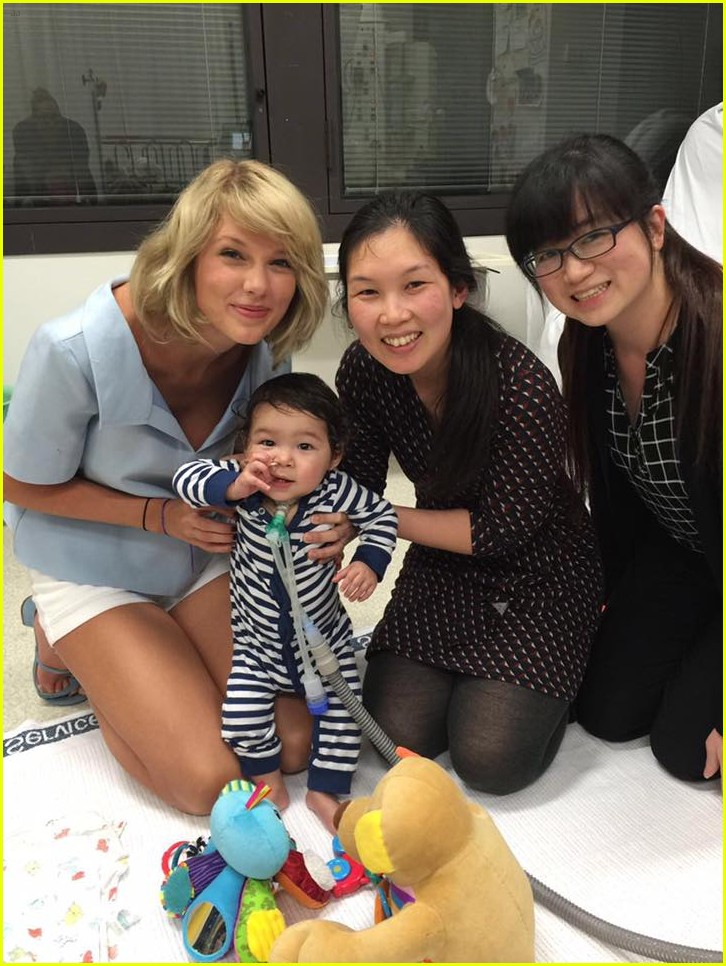 Taylor Swift Visits Children's Hospital in Australia: Photo 3704599 ...