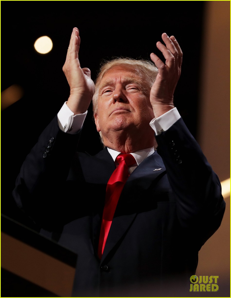 Donald Trump's Wife Melania, Son Barron, & Full Family Join Him On ...