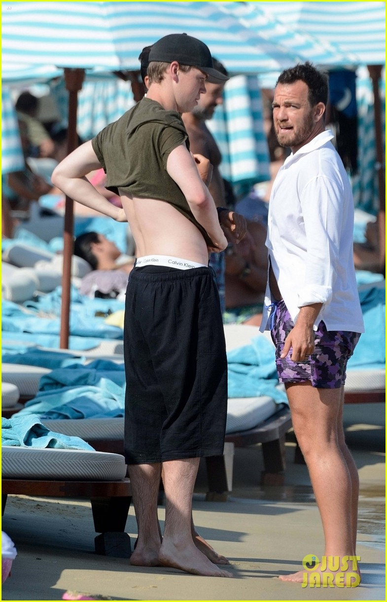 Will Poulter Goes Shirtless For Greek Vacation: Photo 3702005 ...