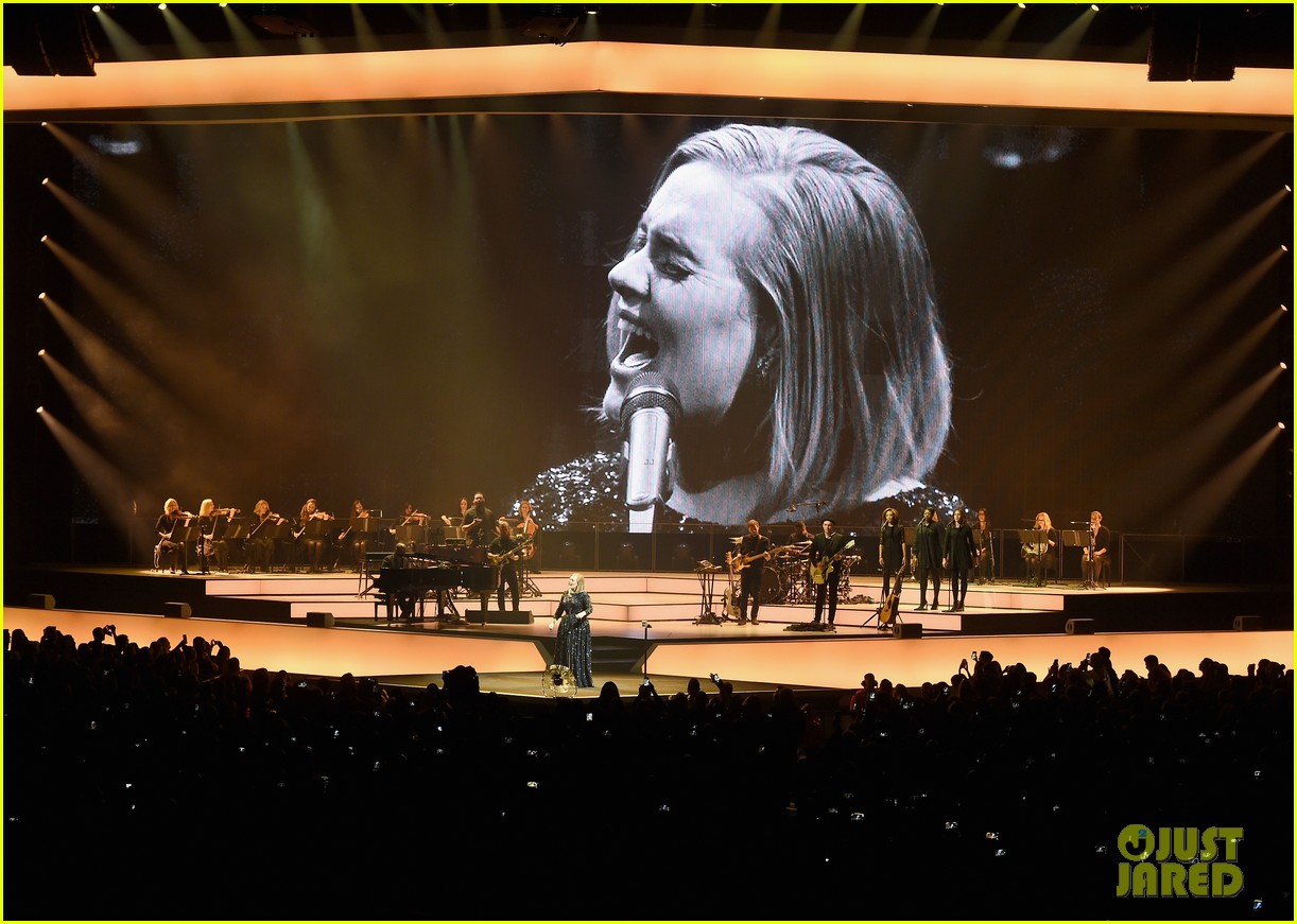 Adele Kicks Off First of Eight Shows in Los Angeles!: Photo 3727790 ...