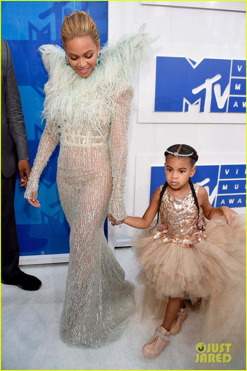 Blue Ivy Carter Joins Mom Beyonce on MTV VMAs 2016 Red Carpet!: Photo ...