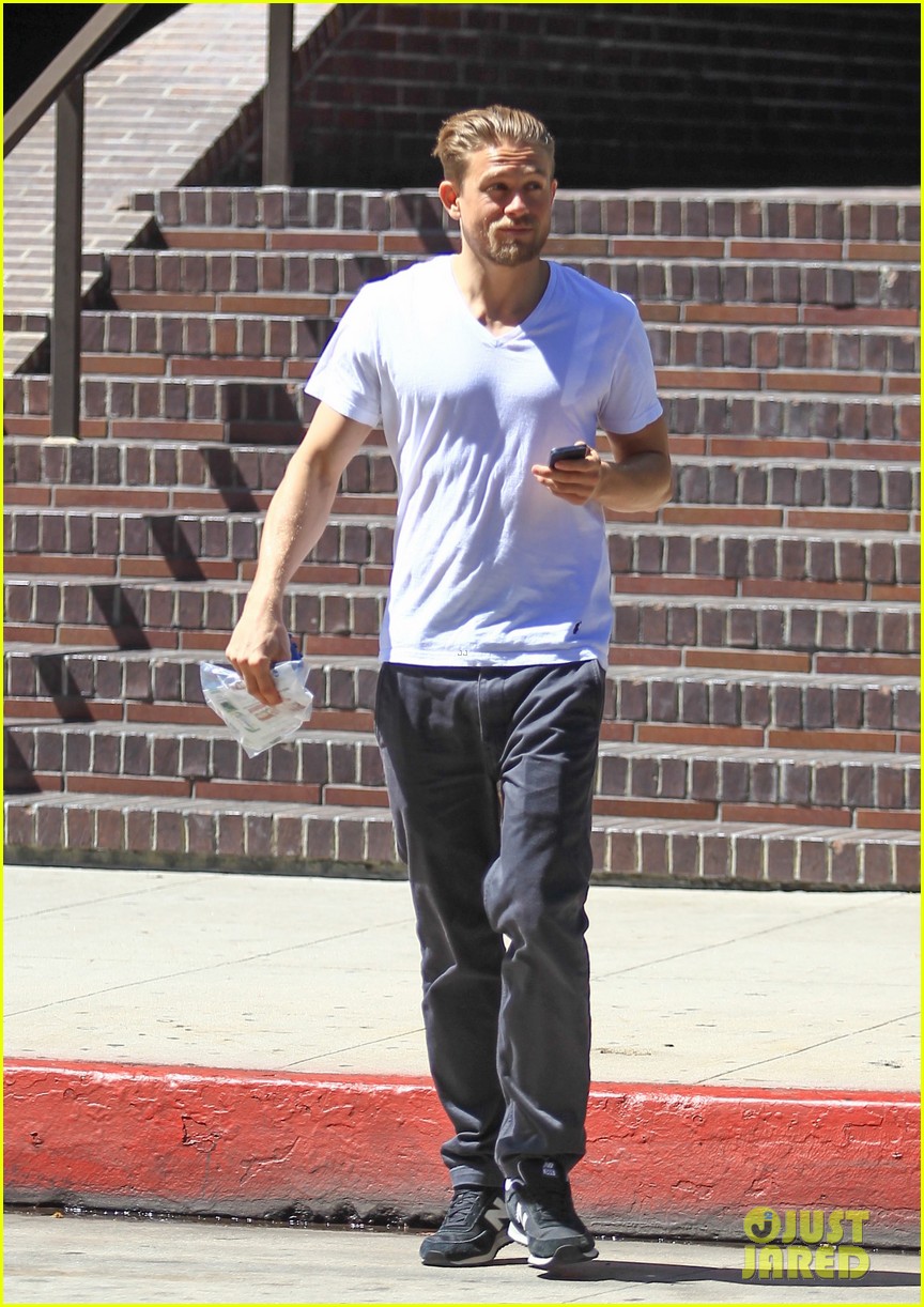 Charlie Hunnam 'Feels So Lucky' To Play King Arthur: Photo 3736495 ...