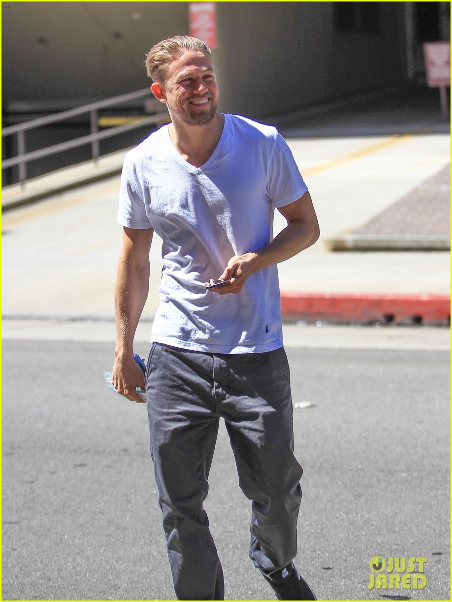 Charlie Hunnam 'Feels So Lucky' To Play King Arthur: Photo 3736497 ...