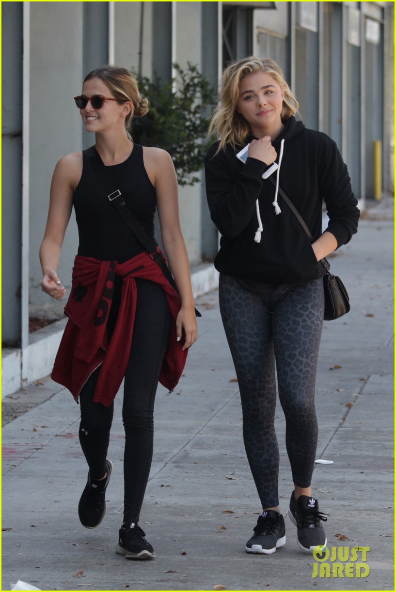 Chloe Moretz Meets Up With Zoey Deutch For Pilates Class: Photo 3737654 ...