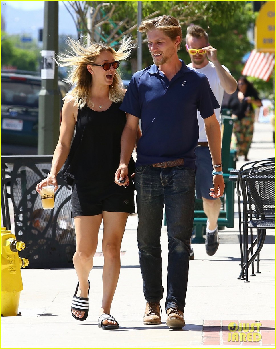 Kaley Cuoco & Boyfriend Karl Cook Step Out for Lunch Date: Photo ...