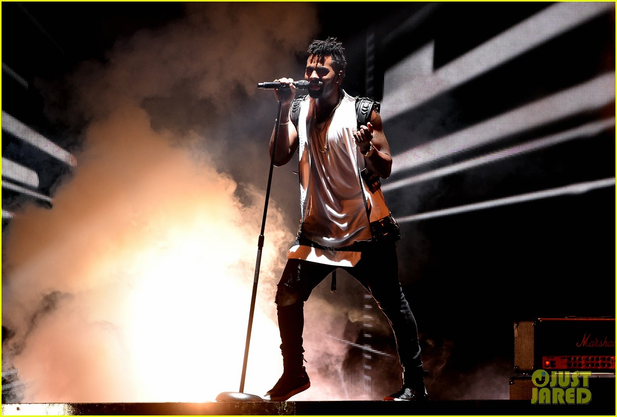 Jason Derulo Performs His Platinum Hits at Teen Choice Awards 2016 ...
