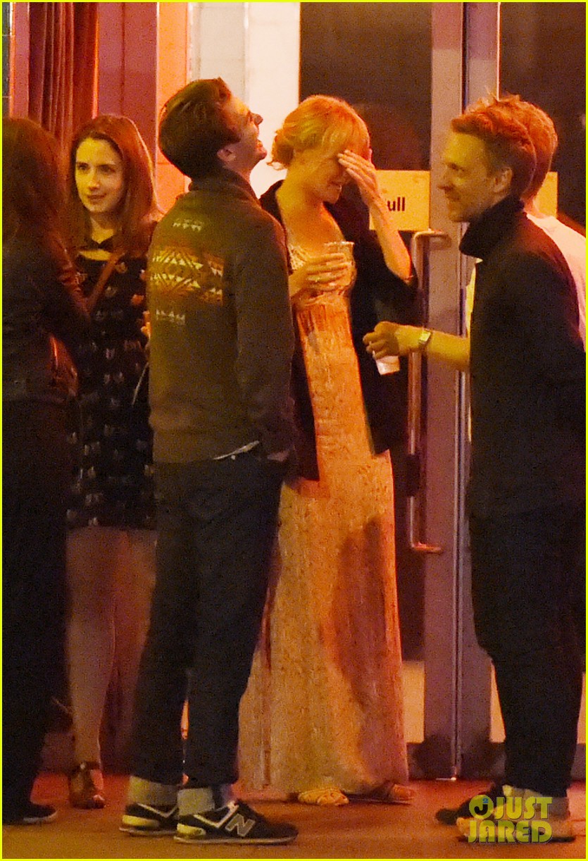 Andrew Garfield Grabs Dinner With Friends After Stepping Out with Emma ...