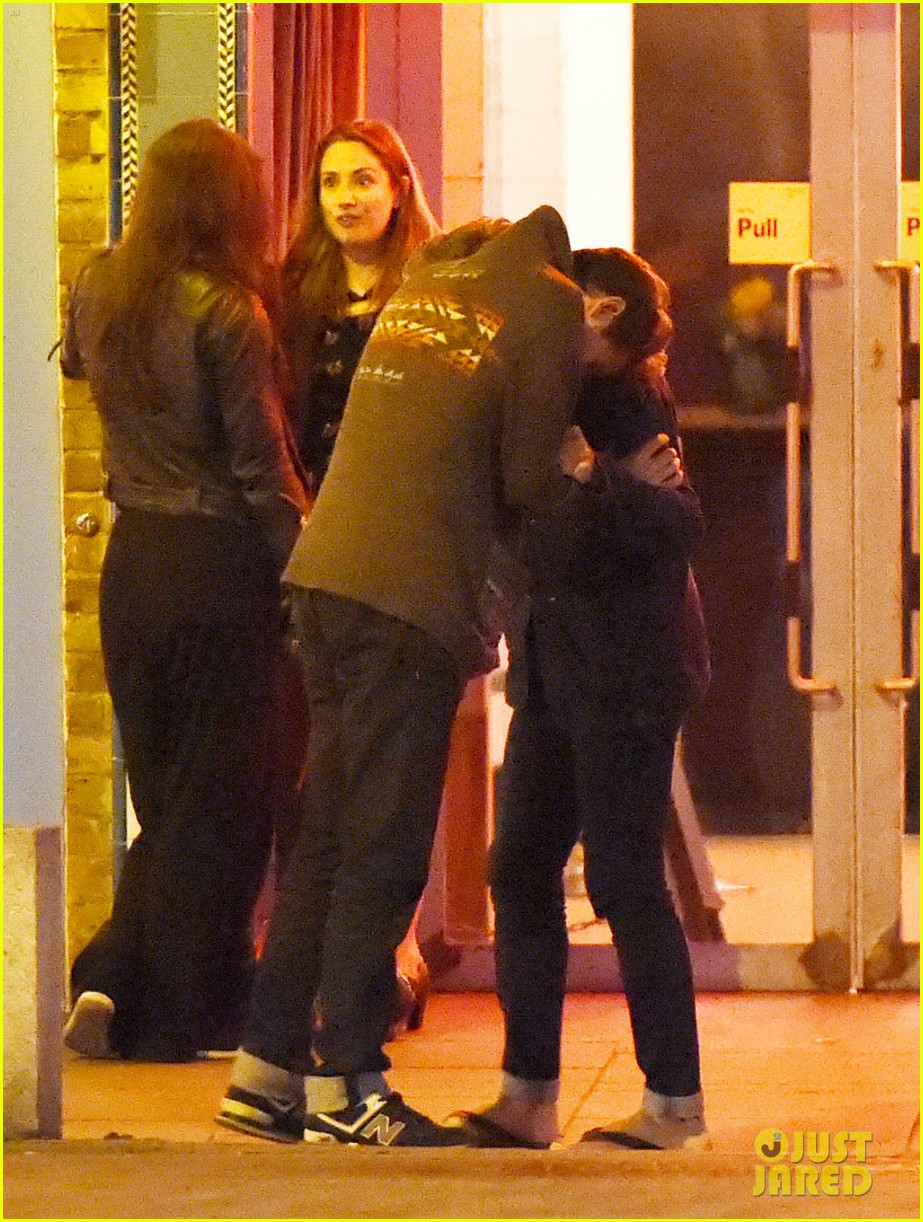 Andrew Garfield Grabs Dinner With Friends After Stepping Out with Emma ...