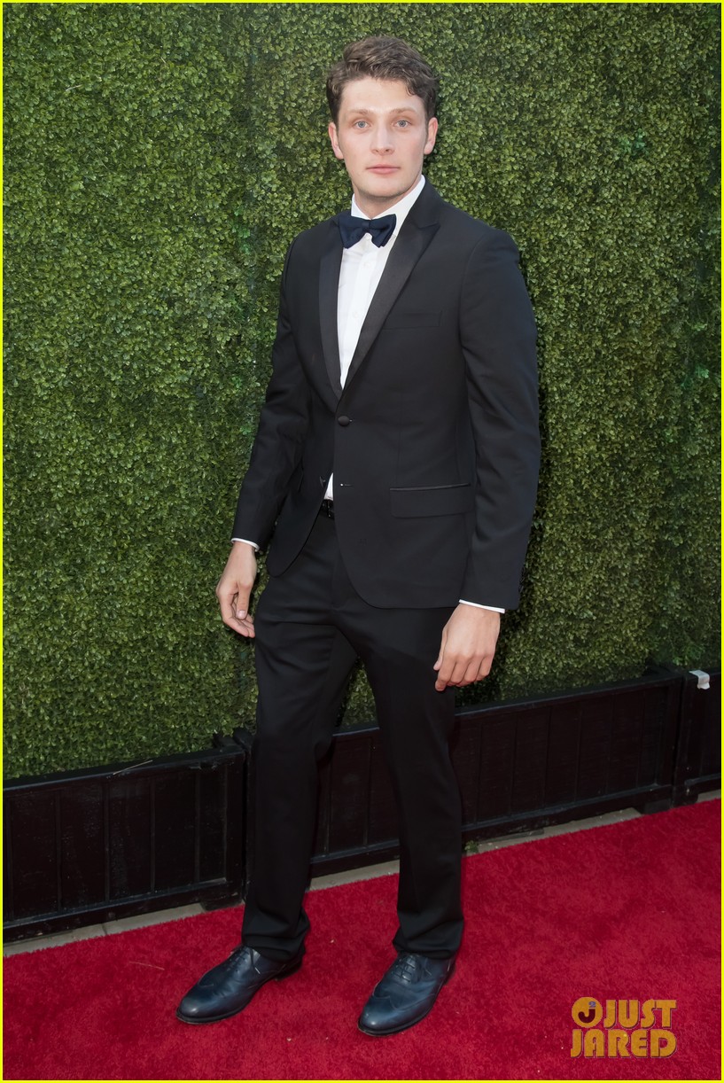 Gina Rodriguez Brings 'Jane The Virgin' Cast To CBS' Summer TCA Party ...