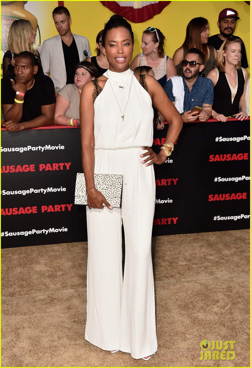 Salma Hayek, Seth Rogen & Paul Rudd Have Star-Studded 'Sausage Party ...