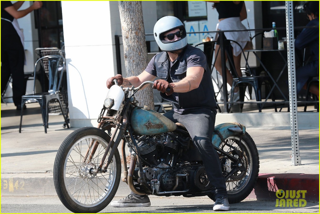 Jai Courtney Sets Record Straight on 'Suicide Squad' Reshoots: Photo ...