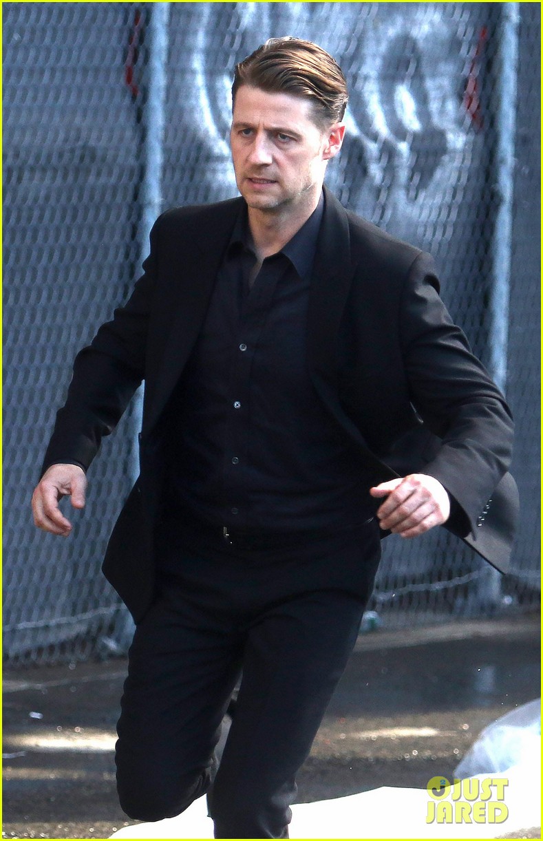 Ben McKenzie & 'Gotham' Co-Stars Continue Filming Season 3: Photo 3740349 | Benjamin McKenzie ...