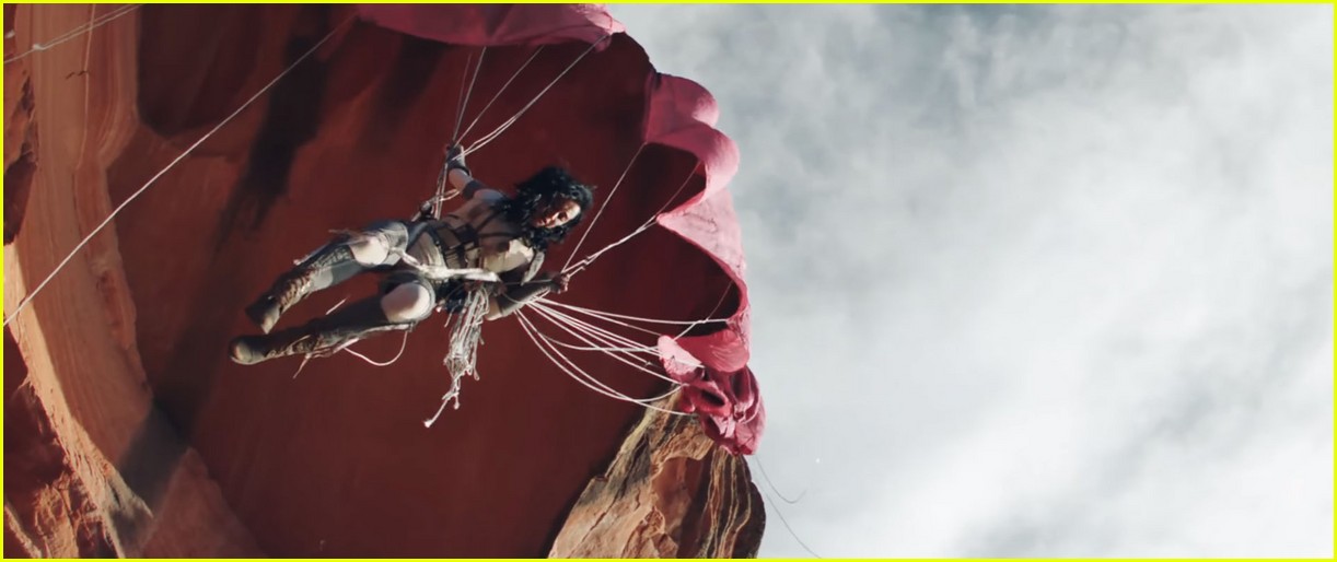 Katy Perry: 'Rise' Music Video - WATCH NOW!: Photo 3726236 | Katy Perry ...