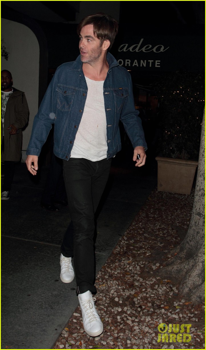 Chris Pine & 'Hell or High Water' Co-Star Ben Foster Dish Deets About ...