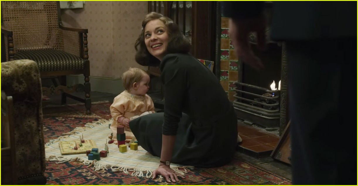 Photo: brad pitt marion cotillard allied trailer 05 | Photo 3732122 ...
