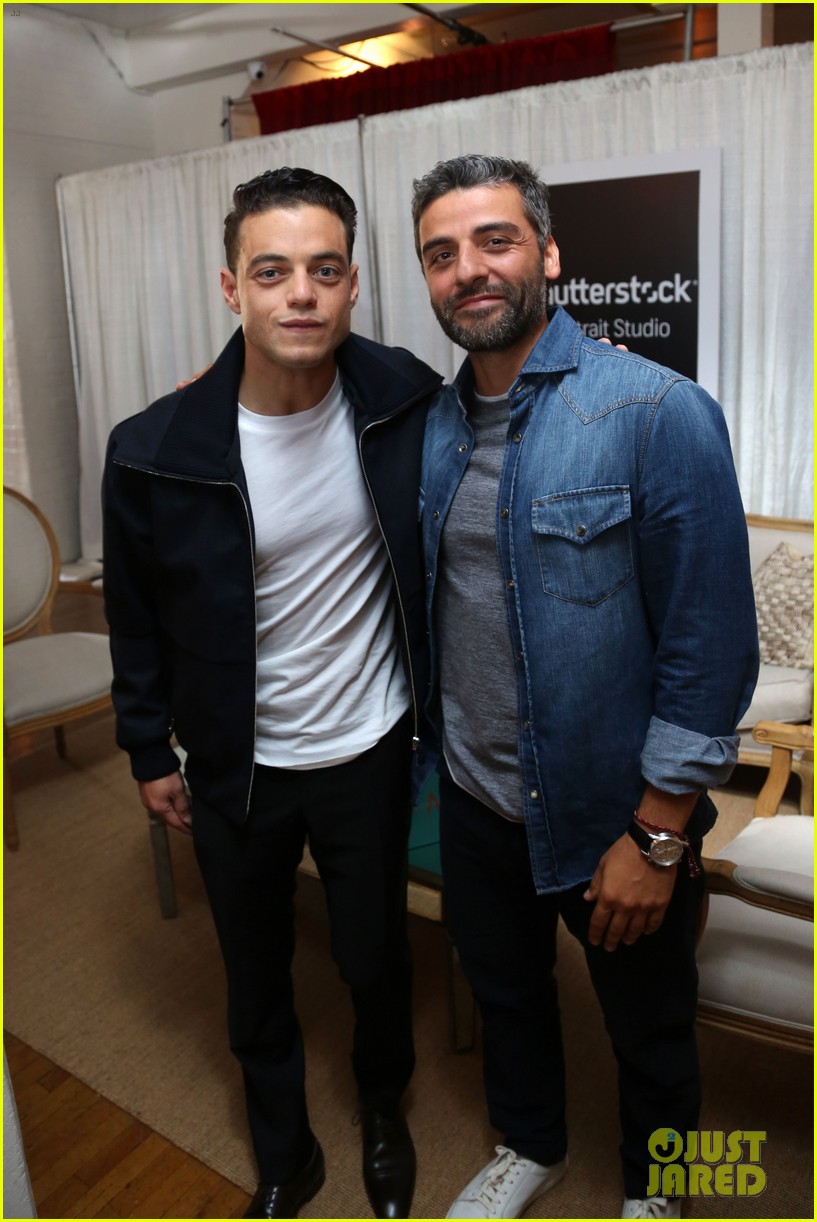 Amy Adams & Jeremy Renner Make Their 'Arrival' at TIFF!: Photo 3757300 ...