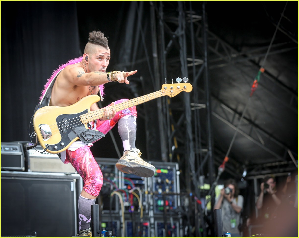 Joe Jonas & DNCE Play for Massive Crowd at Music Midtown Festival ...