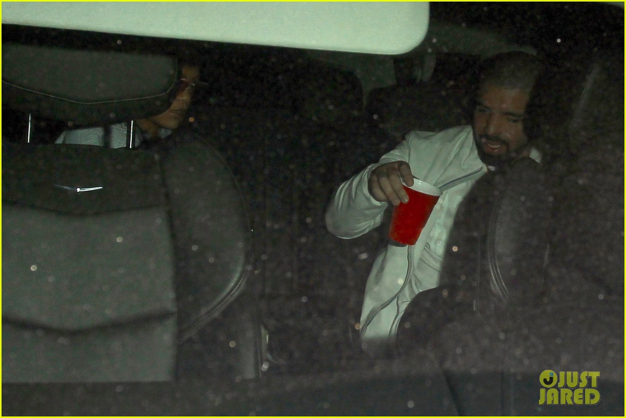 Does Drake Love Rihanna? One Source Says Yes!: Photo 3752302 | Drake ...