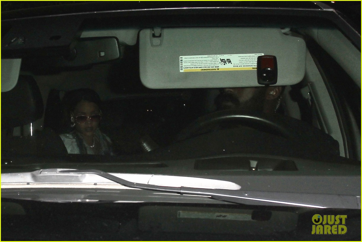 Does Drake Love Rihanna? One Source Says Yes!: Photo 3752308 | Drake ...