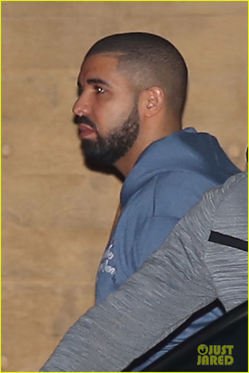 Drake Steps Out for a Sushi Dinner With a Group of Friends!: Photo ...