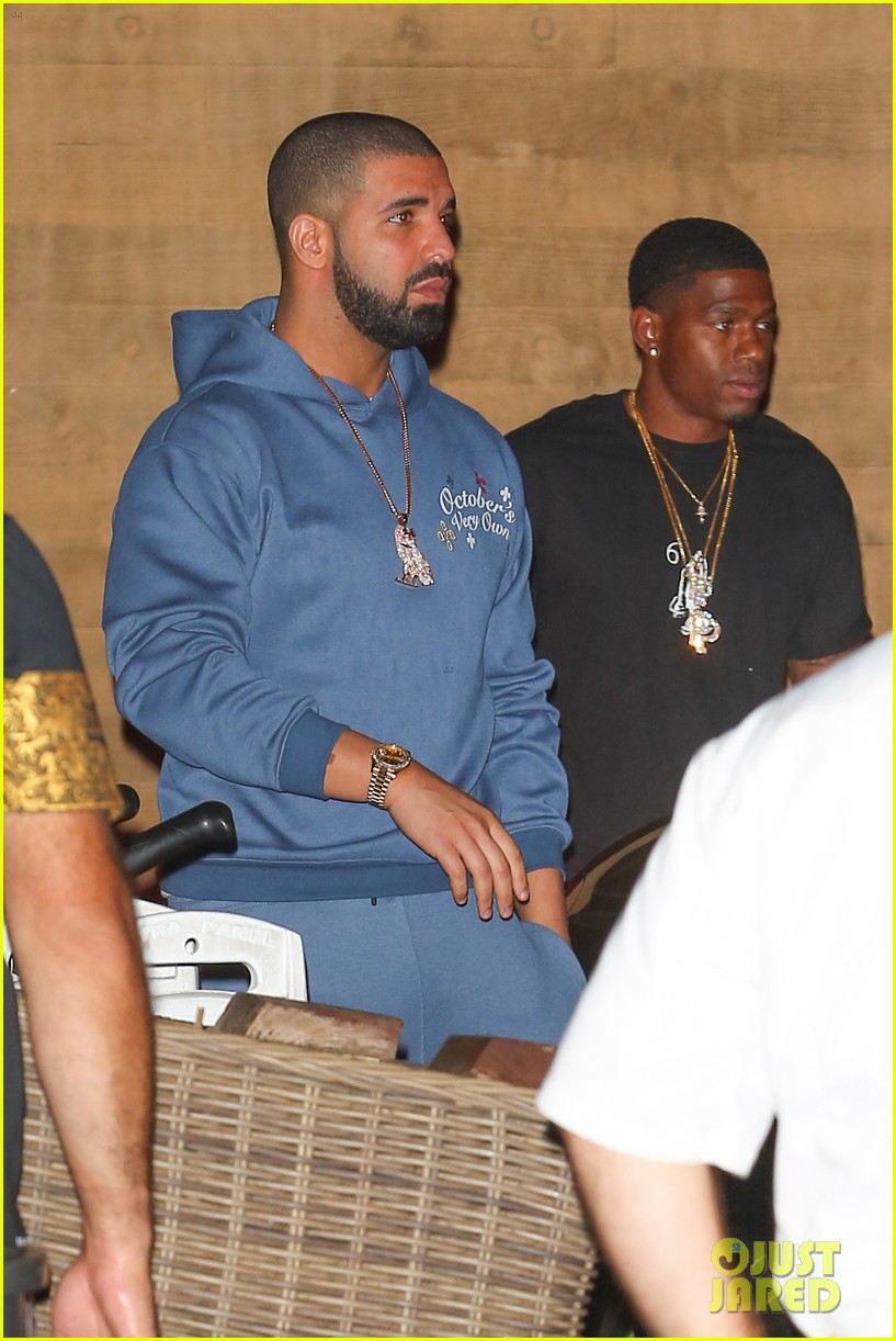 Drake Steps Out for a Sushi Dinner With a Group of Friends!: Photo ...