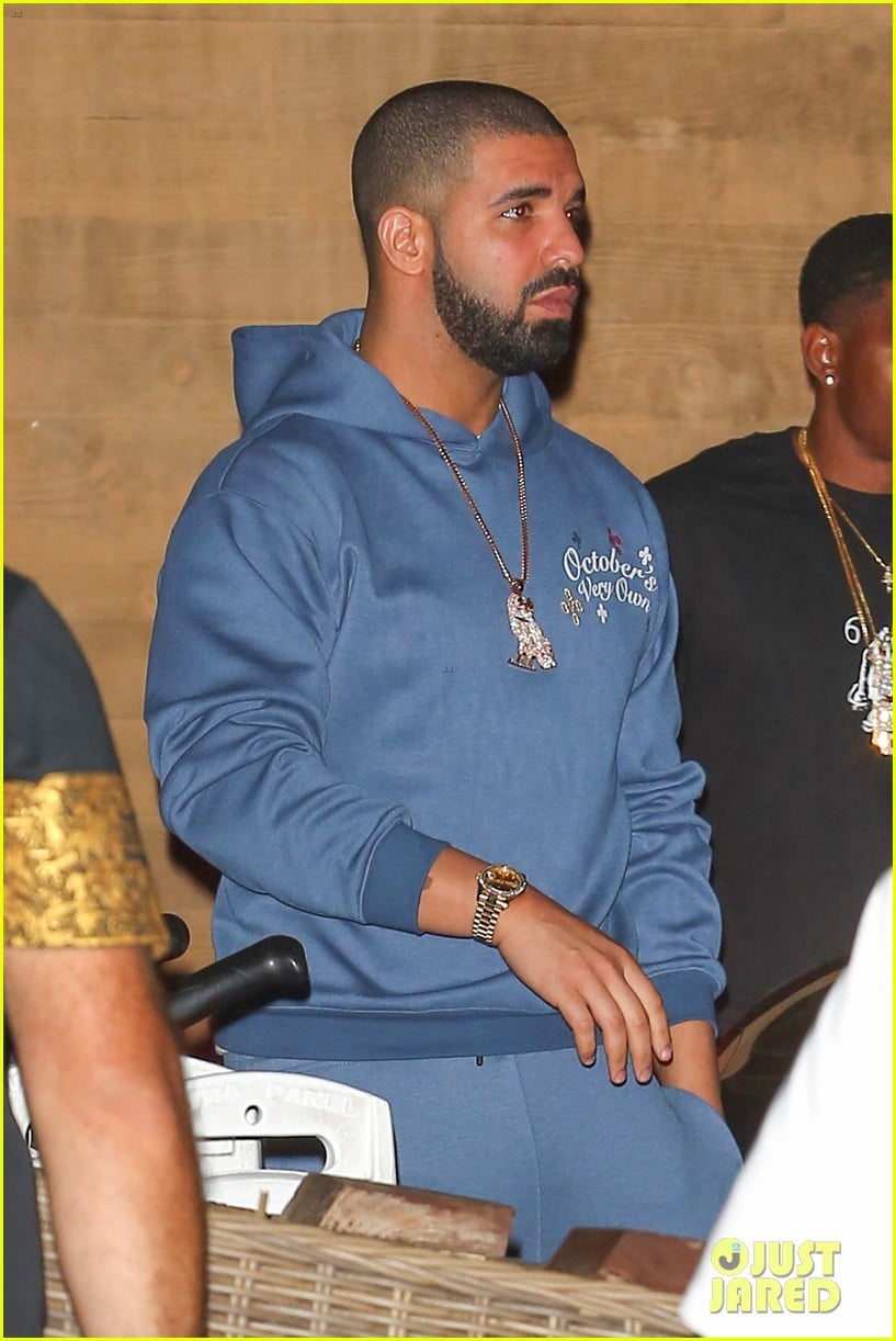 Drake Steps Out for a Sushi Dinner With a Group of Friends!: Photo ...