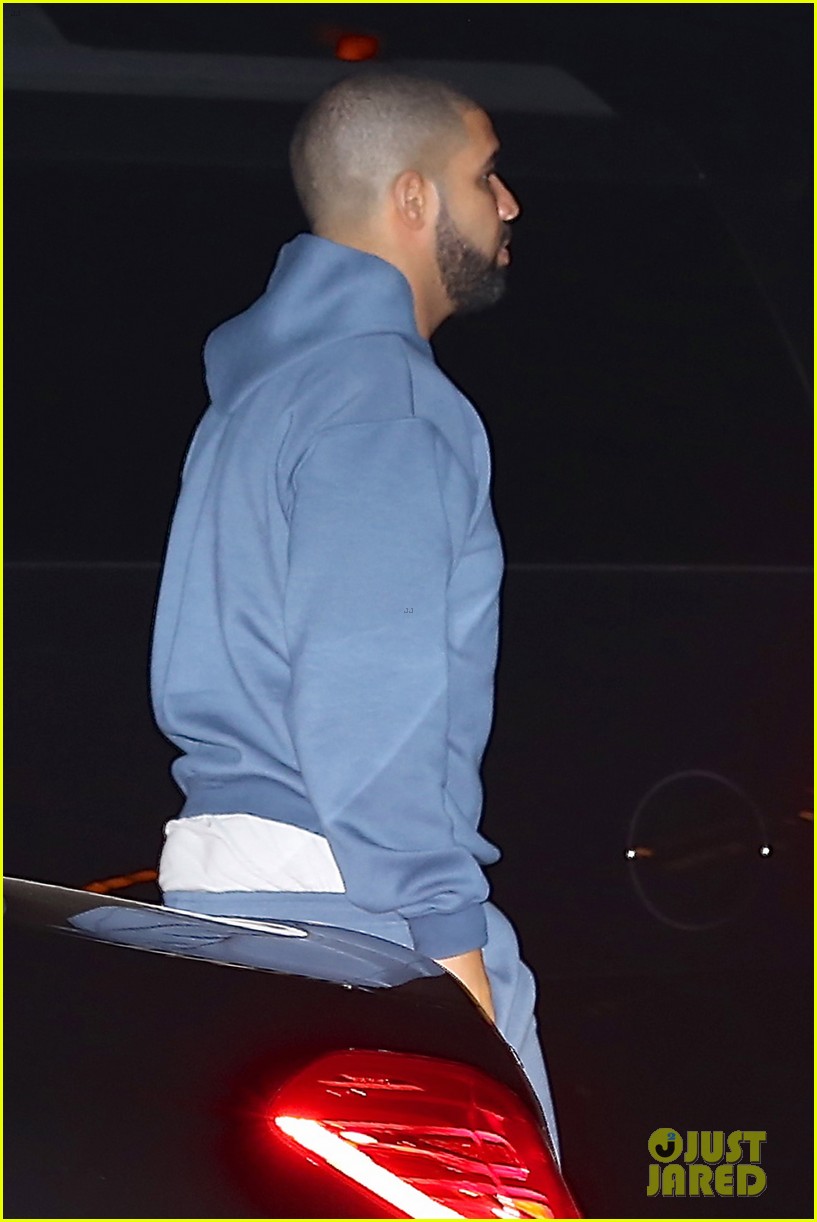 Drake Steps Out for a Sushi Dinner With a Group of Friends!: Photo ...