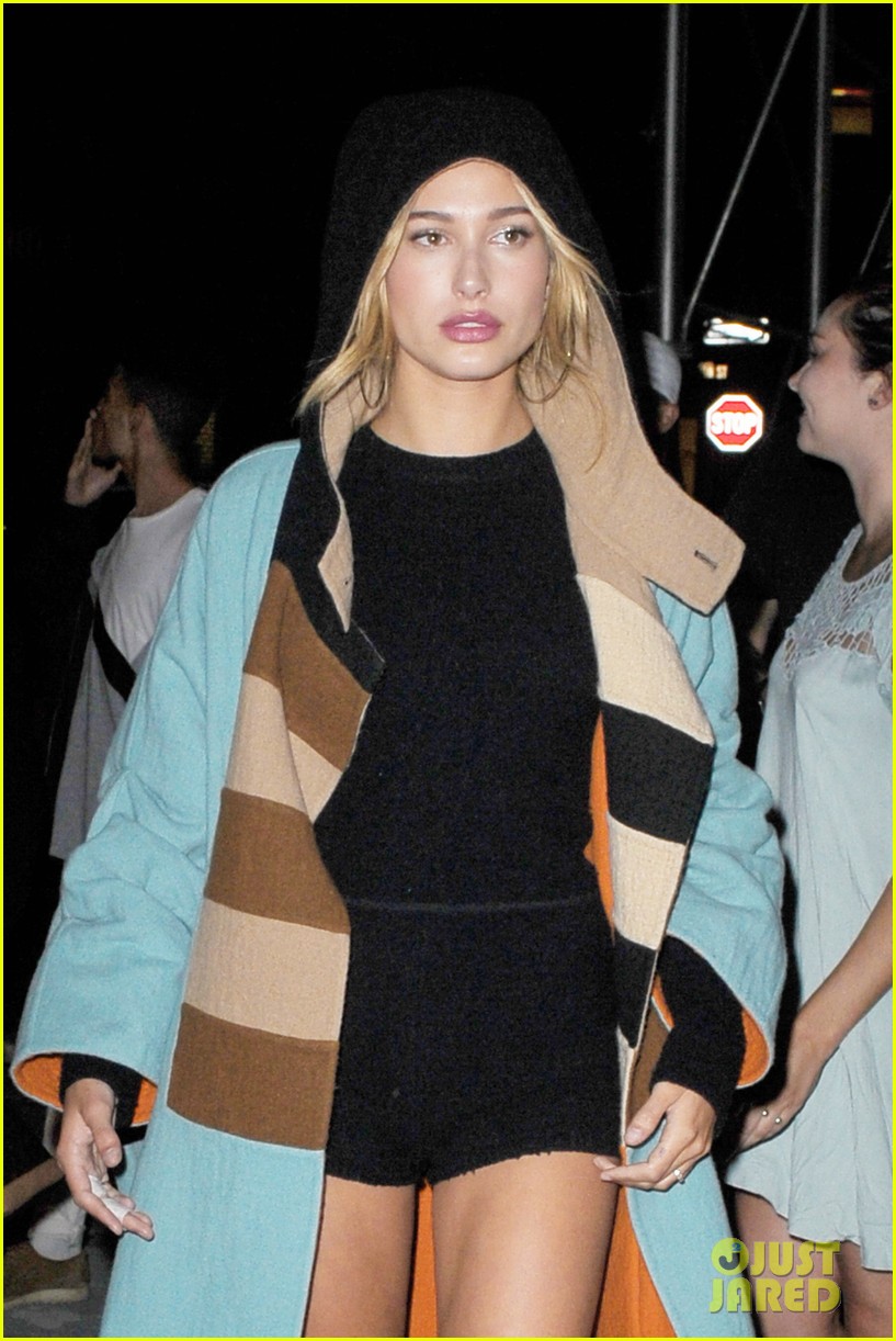 Hailey Baldwin & Dakota Fanning Attend 'It Girls' Luncheon: Photo ...