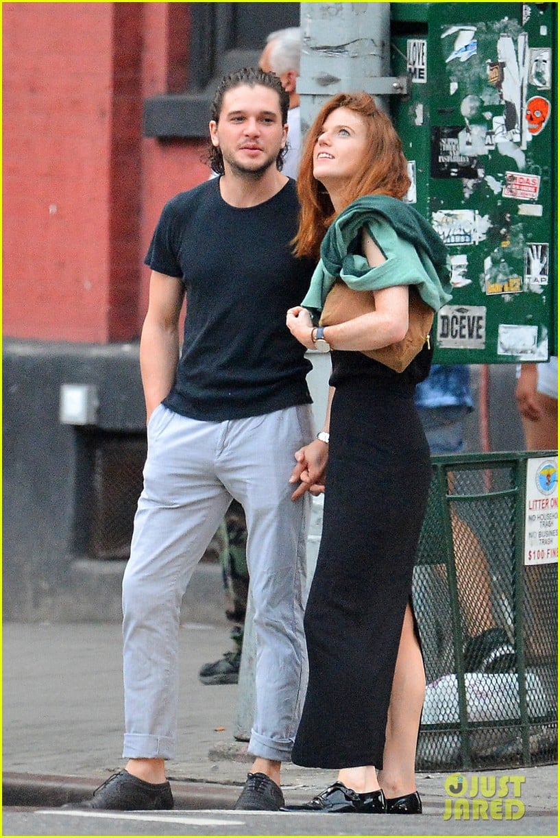 Rose Leslie & Kit Harington Hold Hands in New York City: Photo 3751236 ...