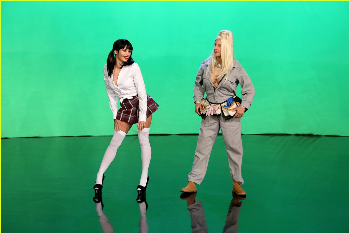 Ellen DeGeneres, Chrissy Teigen, Jenna Dewan, & Olivia Munn Parody ...