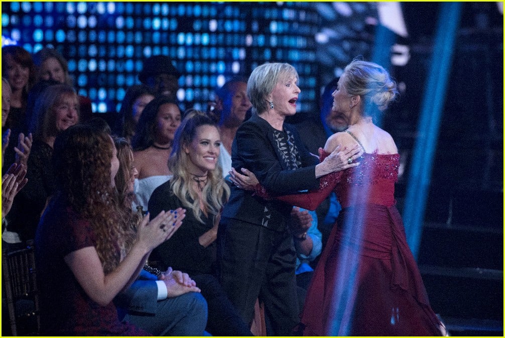 Maureen McCormick & Artem Chigvintsev Dance the Viennese Waltz on 'DWTS ...