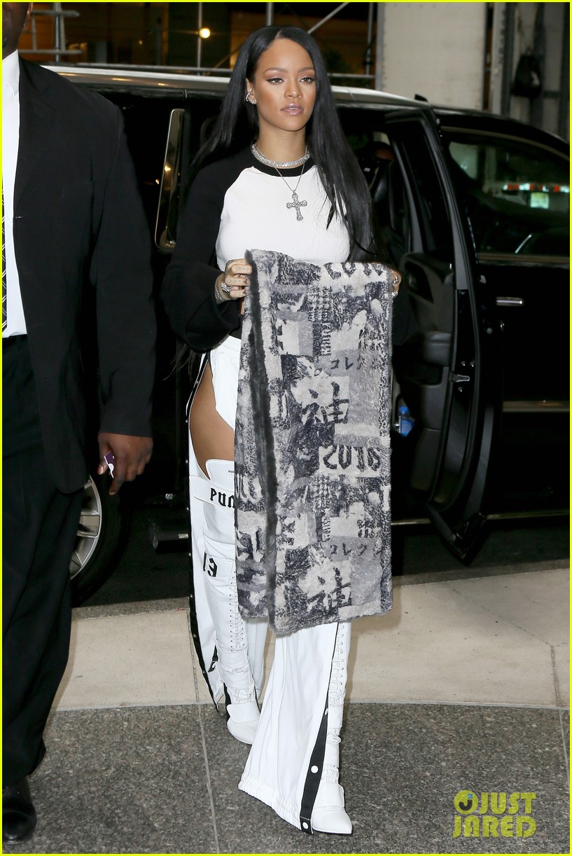 Rihanna Launches New Fenty Puma Collection at Bergdorf Goodman: Photo ...