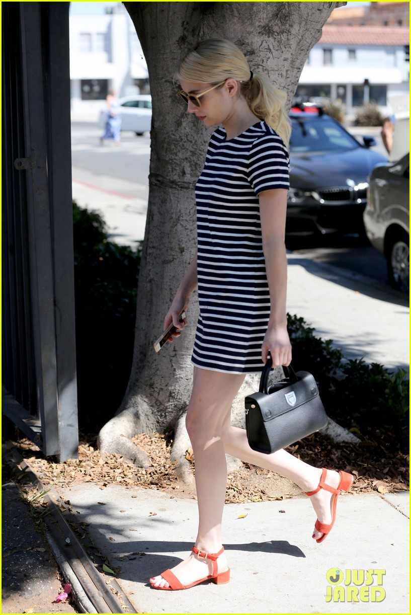 Emma Roberts Shows off How She Keeps Her Washboard Abs!: Photo 3762873 ...