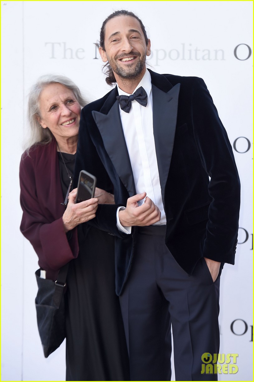 Keri Russell, Julianna Margulies & More Get Glam For Met Opera 'Tristan ...