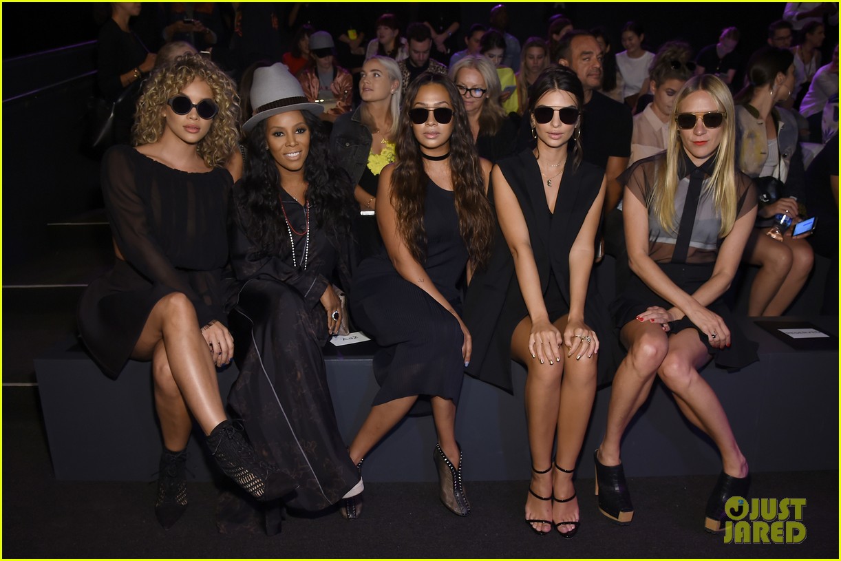 Maria Sharapova & Emily Ratajkowski Are Classic in Black at Vera Wang ...