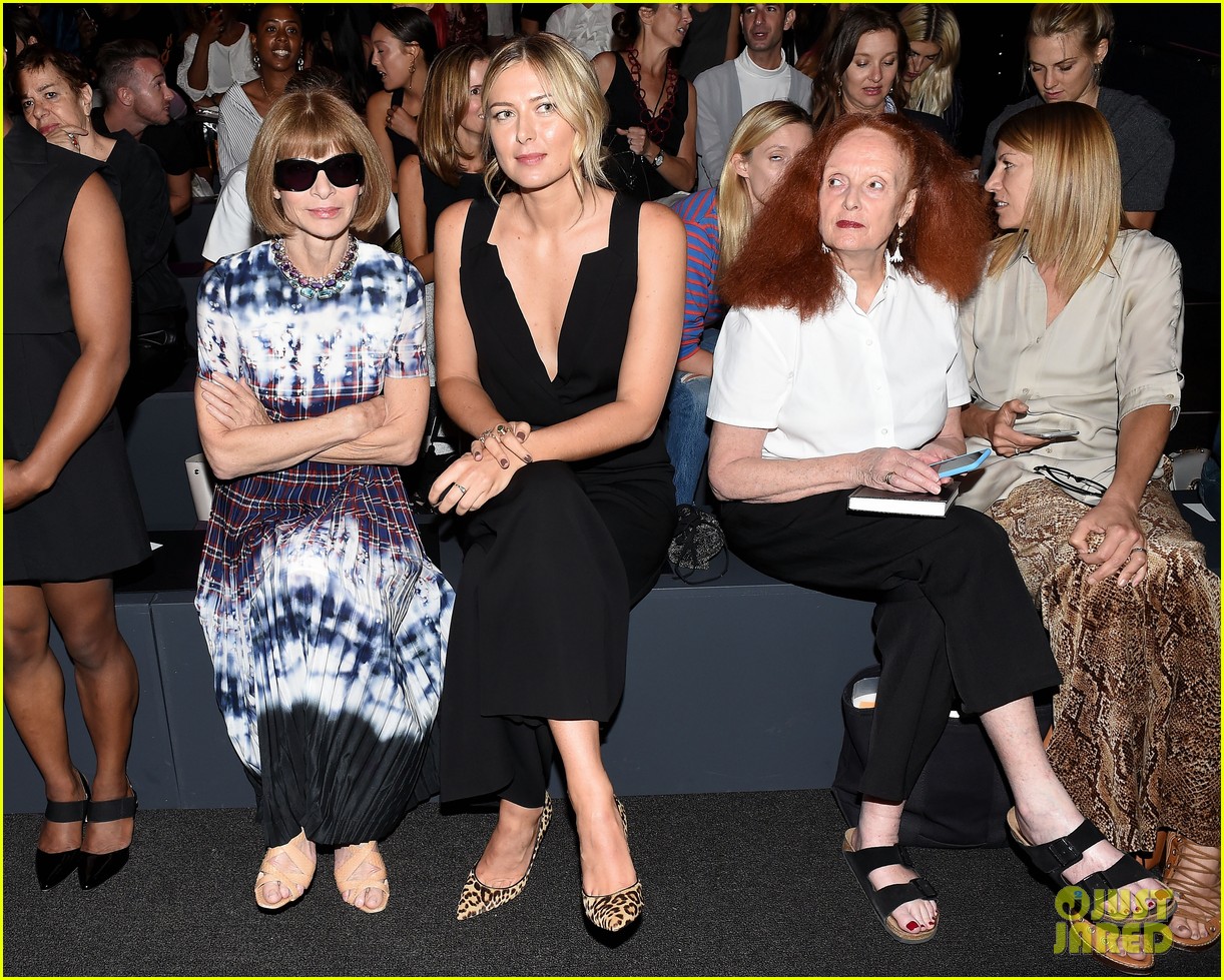 Maria Sharapova & Emily Ratajkowski Are Classic in Black at Vera Wang ...