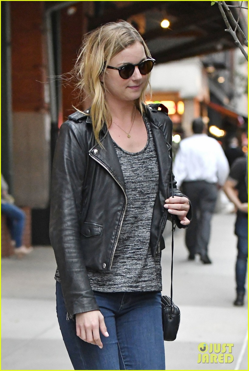 Emily VanCamp Shares Her Feelings About Trump as President in Cake Form ...