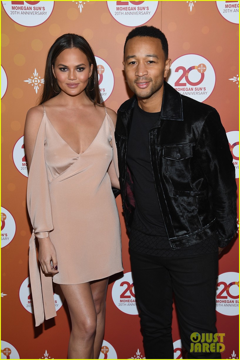 Anna Kendrick & More Stars Watch Fergie Perform at Mohegan Sun's 20th ...